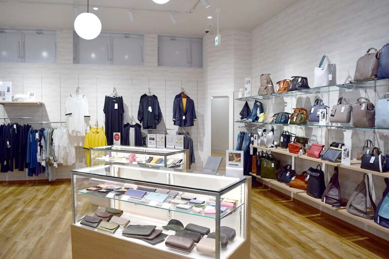 【新潟市西区】ジャパンメイドの“ひと味ちがう”ファッションアイテムが勢揃い！『KEUNA 新潟西店』のおすすめアイテム（2023夏）をセツコがご紹介♪ - 地域情報サイト「ガタチラ」